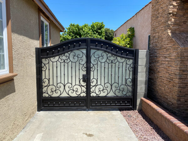 Tuscany Driveway Automatic Iron Gate